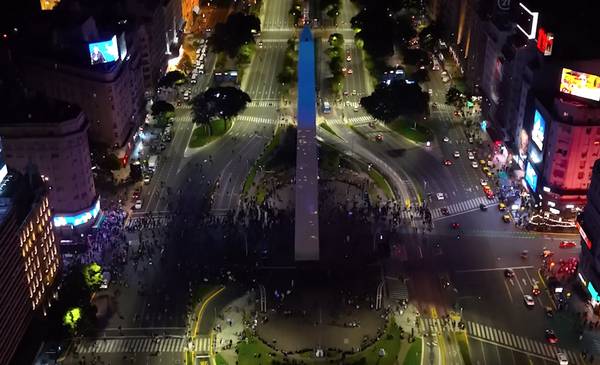 Los colores de la patria brillaron en Plaza de Mayo