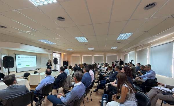 Provincia dicta capacitación en Esquel para la constitución de ...