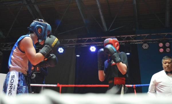 Ya están todas las peleas confirmadas para el Gran Festival de Boxeo en ...