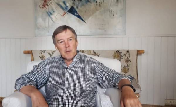 Una vida dedicada a la educación: la historia de Víctor Roberts